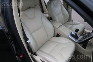 Black Volvo XC60 2013 in Riga, with an engine capacity of 2.00 L and mileage of 262 thousand km for 5990 €, photo 15 on AUTOMOTO.COM.LV