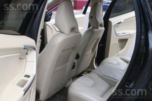 Black Volvo XC60 2013 in Riga, with an engine capacity of 2.00 L and mileage of 262 thousand km for 5990 €, photo 17 on AUTOMOTO.COM.LV