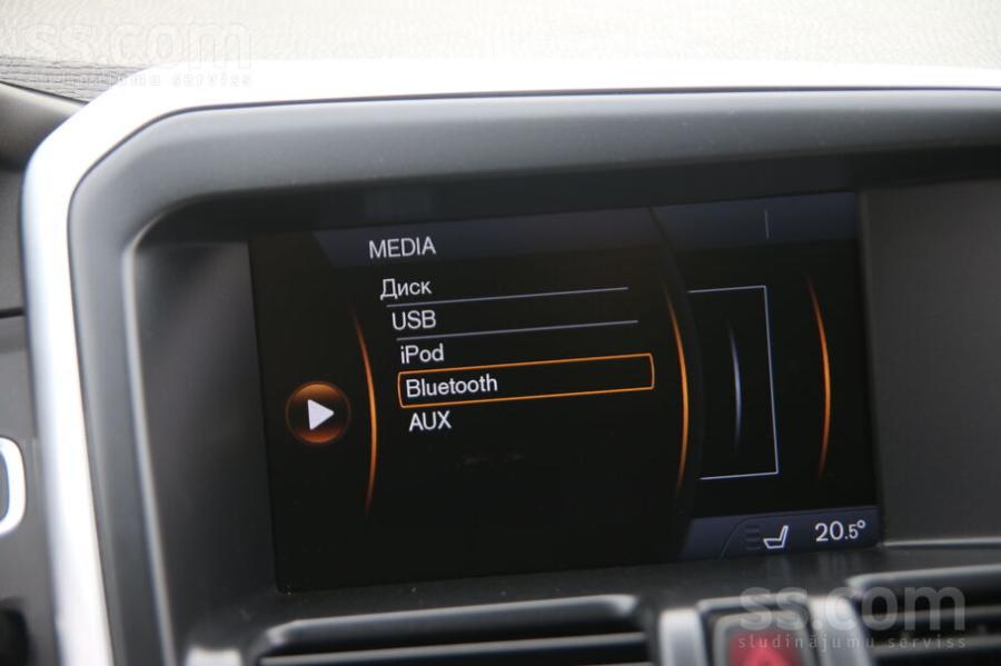 Black Volvo XC60 2013 in Riga, with an engine capacity of 2.00 L and mileage of 262 thousand km for 5990 €, photo 27 on AUTOMOTO.COM.LV