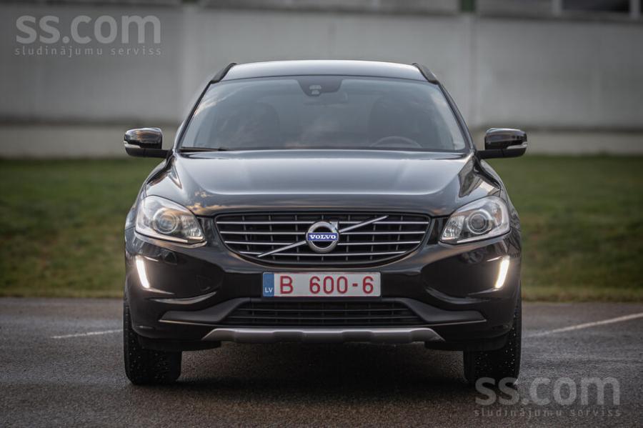 Melns Volvo XC60 2013 Tukums, ar dzinēja tilpumu 2.00 L un nobraukumu 257 tūkst. km par 10990 €, foto 4 vietnē AUTOMOTO.COM.LV