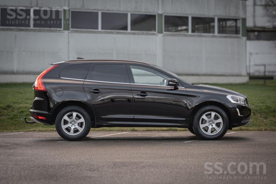 Melns Volvo XC60 2013 Tukums, ar dzinēja tilpumu 2.00 L un nobraukumu 257 tūkst. km par 10990 €, foto 14 vietnē AUTOMOTO.COM.LV