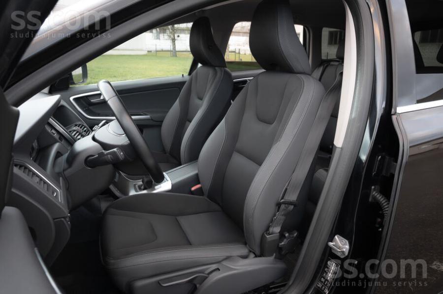 Melns Volvo XC60 2013 Tukums, ar dzinēja tilpumu 2.00 L un nobraukumu 257 tūkst. km par 10990 €, foto 15 vietnē AUTOMOTO.COM.LV