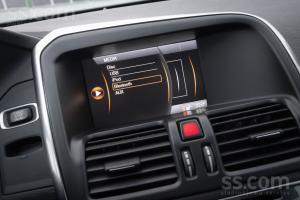 Melns Volvo XC60 2013 Tukums, ar dzinēja tilpumu 2.00 L un nobraukumu 257 tūkst. km par 10990 €, foto 22 vietnē AUTOMOTO.COM.LV