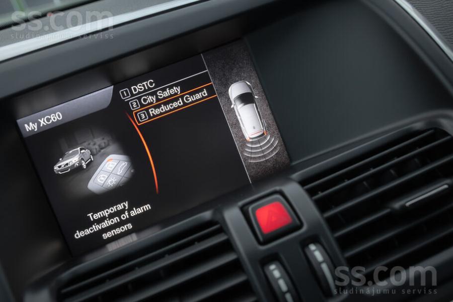Melns Volvo XC60 2013 Tukums, ar dzinēja tilpumu 2.00 L un nobraukumu 257 tūkst. km par 10990 €, foto 25 vietnē AUTOMOTO.COM.LV