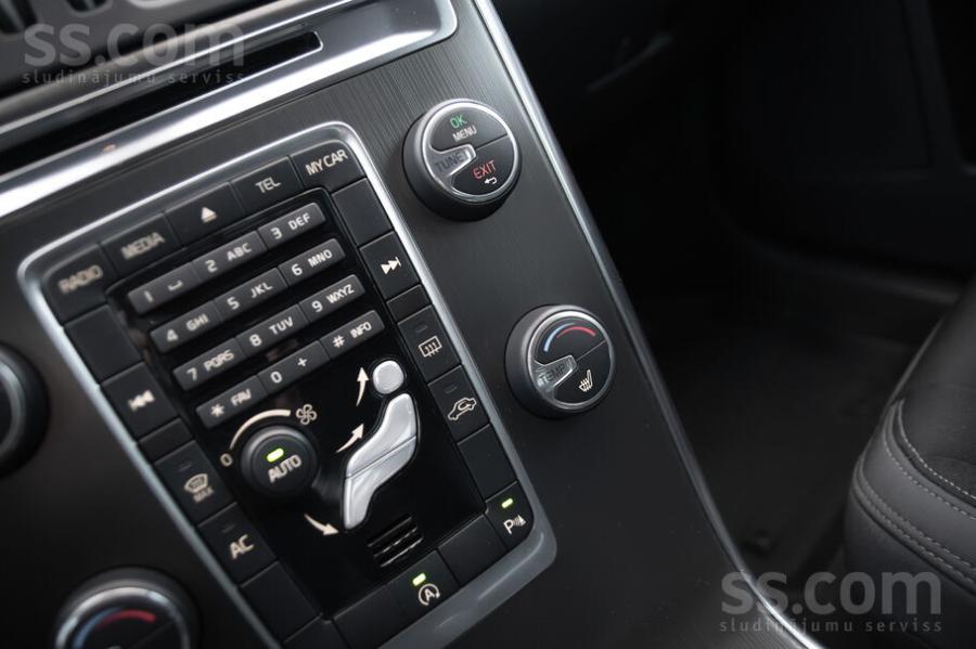 Melns Volvo XC60 2013 Tukums, ar dzinēja tilpumu 2.00 L un nobraukumu 257 tūkst. km par 10990 €, foto 30 vietnē AUTOMOTO.COM.LV