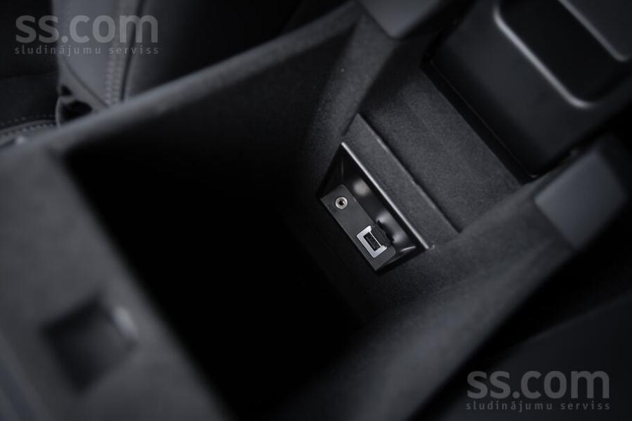 Melns Volvo XC60 2013 Tukums, ar dzinēja tilpumu 2.00 L un nobraukumu 257 tūkst. km par 10990 €, foto 31 vietnē AUTOMOTO.COM.LV