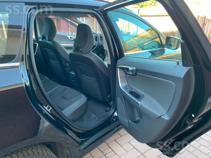 Melns Volvo XC60 2013 Jūrmala, ar dzinēja tilpumu 2.40 L un nobraukumu 0 tūkst. km par 10900 €, foto 12 vietnē AUTOMOTO.COM.LV