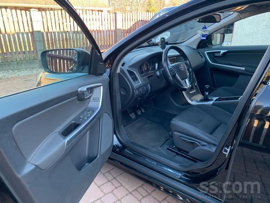 Melns Volvo XC60 2013 Jūrmala, ar dzinēja tilpumu 2.40 L un nobraukumu 0 tūkst. km par 10900 €, foto 14 vietnē AUTOMOTO.COM.LV
