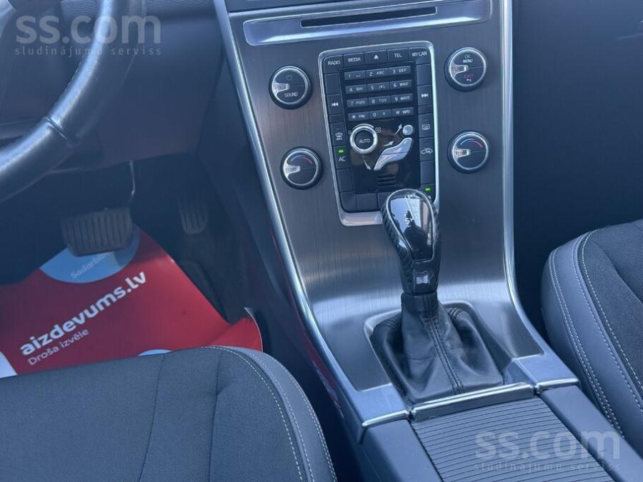 Melns Volvo XC60 2013 Talsi, ar dzinēja tilpumu 2.00 L un nobraukumu 201 tūkst. km par 12970 €, foto 7 vietnē AUTOMOTO.COM.LV