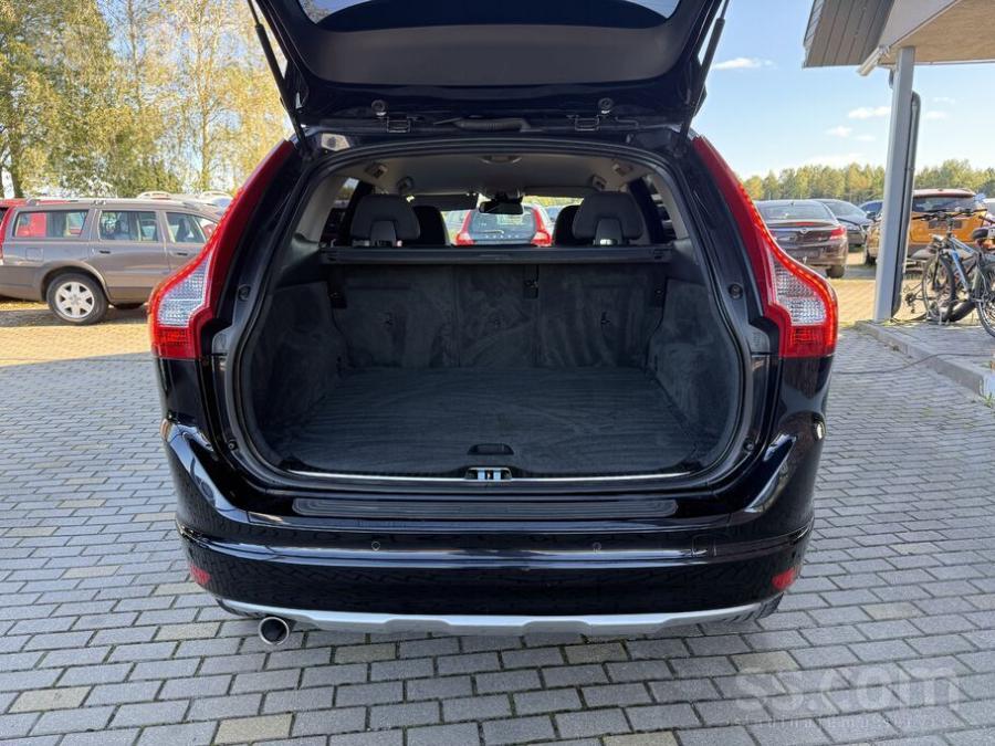 Melns Volvo XC60 2013 Talsi, ar dzinēja tilpumu 2.00 L un nobraukumu 201 tūkst. km par 12970 €, foto 8 vietnē AUTOMOTO.COM.LV