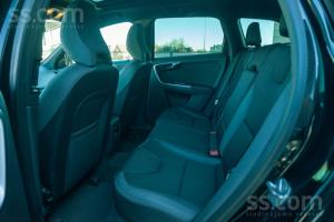 Melns Volvo XC60 2013 Liepāja, ar dzinēja tilpumu 2.00 L un nobraukumu 297 tūkst. km par 10300 €, foto 11 vietnē AUTOMOTO.COM.LV