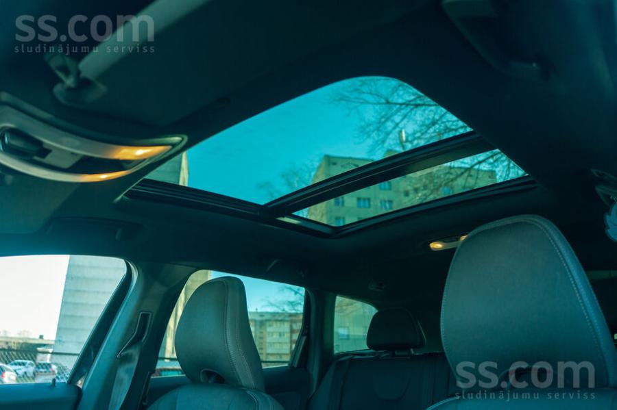 Melns Volvo XC60 2013 Liepāja, ar dzinēja tilpumu 2.00 L un nobraukumu 297 tūkst. km par 10300 €, foto 16 vietnē AUTOMOTO.COM.LV