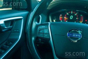 Melns Volvo XC60 2013 Liepāja, ar dzinēja tilpumu 2.00 L un nobraukumu 297 tūkst. km par 10300 €, foto 20 vietnē AUTOMOTO.COM.LV