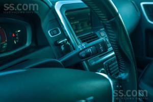 Melns Volvo XC60 2013 Liepāja, ar dzinēja tilpumu 2.00 L un nobraukumu 297 tūkst. km par 10300 €, foto 23 vietnē AUTOMOTO.COM.LV