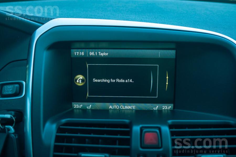 Melns Volvo XC60 2013 Liepāja, ar dzinēja tilpumu 2.00 L un nobraukumu 297 tūkst. km par 10300 €, foto 28 vietnē AUTOMOTO.COM.LV