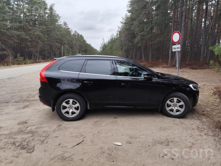 Melns Volvo XC60 2013 Rēzekne, ar dzinēja tilpumu 2.40 L un nobraukumu 215 tūkst. km par 10700 €, foto 4 vietnē AUTOMOTO.COM.LV