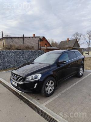 Black Volvo XC60 2013 in Rezekne, with an engine capacity of 2.40 L and mileage of 215 thousand km for 11200 €, photo 5 on AUTOMOTO.COM.LV