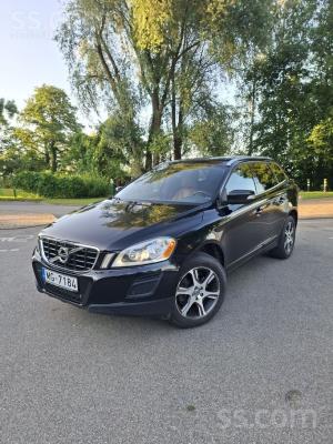 Melns Volvo XC60 2013 Rīga, ar dzinēja tilpumu 2.40 L un nobraukumu 220 tūkst. km par 10200 €, foto 3 vietnē AUTOMOTO.COM.LV