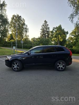 Melns Volvo XC60 2013 Rīga, ar dzinēja tilpumu 2.40 L un nobraukumu 220 tūkst. km par 10200 €, foto 4 vietnē AUTOMOTO.COM.LV