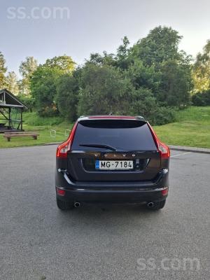 Melns Volvo XC60 2013 Rīga, ar dzinēja tilpumu 2.40 L un nobraukumu 220 tūkst. km par 10200 €, foto 5 vietnē AUTOMOTO.COM.LV