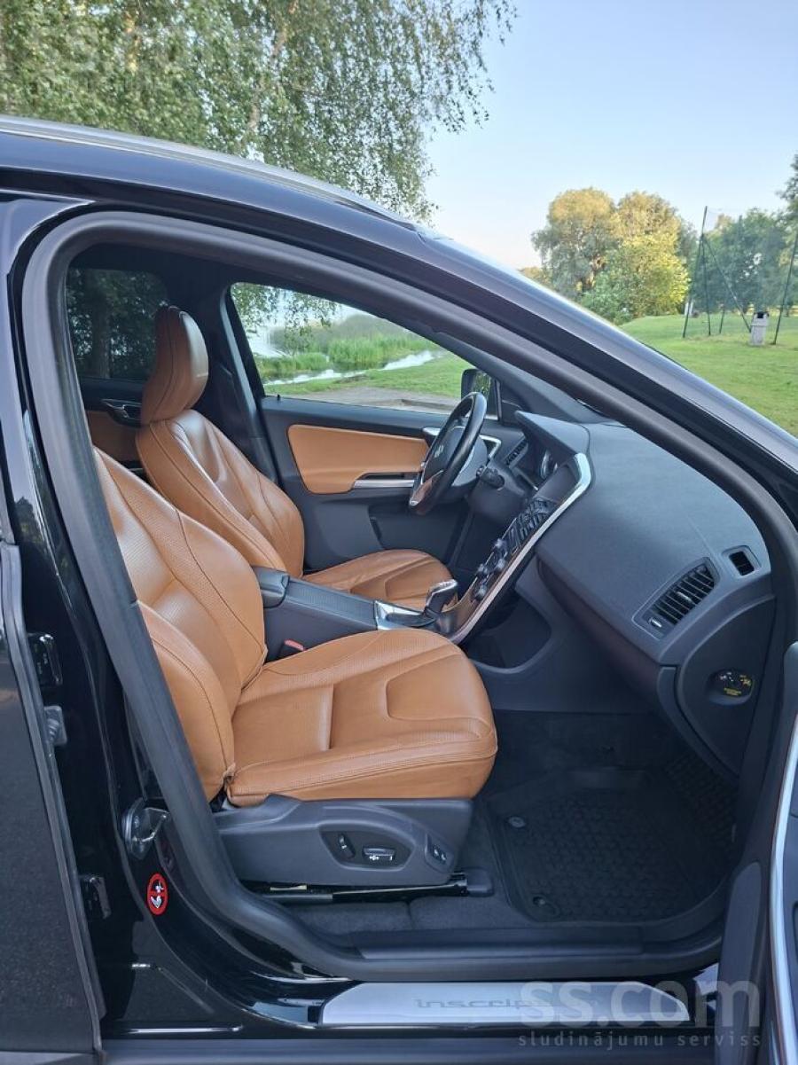 Melns Volvo XC60 2013 Rīga, ar dzinēja tilpumu 2.40 L un nobraukumu 220 tūkst. km par 10200 €, foto 6 vietnē AUTOMOTO.COM.LV