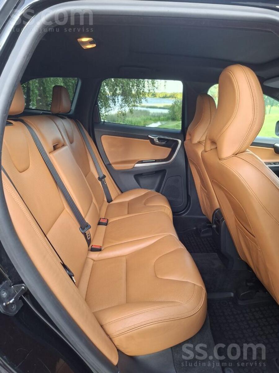 Melns Volvo XC60 2013 Rīga, ar dzinēja tilpumu 2.40 L un nobraukumu 220 tūkst. km par 10200 €, foto 7 vietnē AUTOMOTO.COM.LV