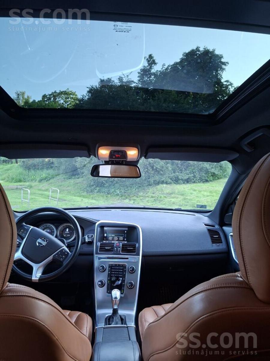 Melns Volvo XC60 2013 Rīga, ar dzinēja tilpumu 2.40 L un nobraukumu 220 tūkst. km par 10200 €, foto 10 vietnē AUTOMOTO.COM.LV