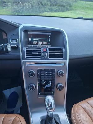 Melns Volvo XC60 2013 Rīga, ar dzinēja tilpumu 2.40 L un nobraukumu 220 tūkst. km par 10200 €, foto 12 vietnē AUTOMOTO.COM.LV