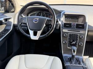 Black Volvo XC60 2013 in Riga, with an engine capacity of 2.40 L and mileage of 272 thousand km for 9500 €, photo 5 on AUTOMOTO.COM.LV