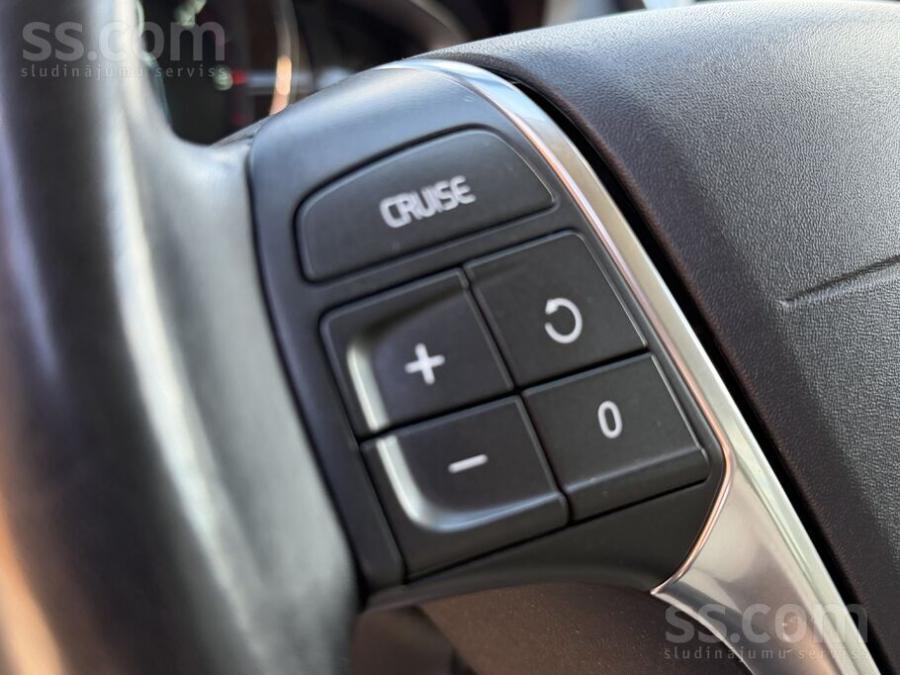 Black Volvo XC60 2013 in Riga, with an engine capacity of 2.40 L and mileage of 272 thousand km for 9500 €, photo 7 on AUTOMOTO.COM.LV