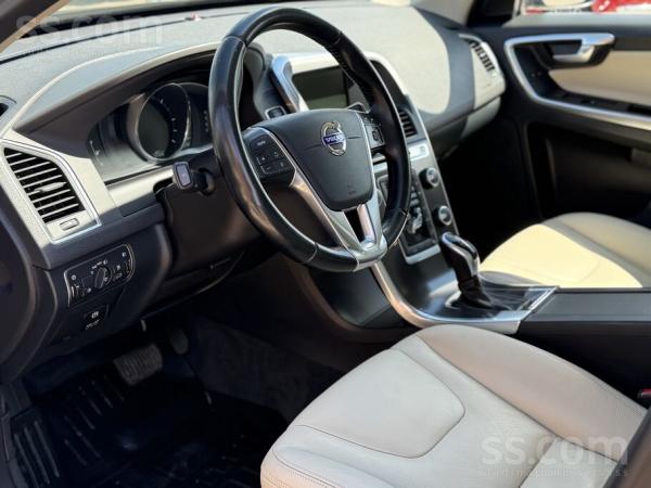 Melns Volvo XC60 2013 Rīga, ar dzinēja tilpumu 2.40 L un nobraukumu 272 tūkst. km par 9500 €, foto 9 vietnē AUTOMOTO.COM.LV