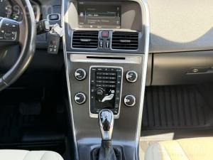Black Volvo XC60 2013 in Riga, with an engine capacity of 2.40 L and mileage of 272 thousand km for 9500 €, photo 12 on AUTOMOTO.COM.LV