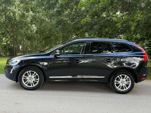 Melns Volvo XC60 2013 Marijampole, ar dzinēja tilpumu 2.40 L un nobraukumu 310 tūkst. km par 10000 €, foto 3 vietnē AUTOMOTO.COM.LV