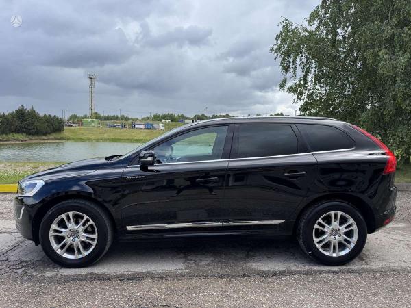 Melns Volvo XC60 2013 Viļņa, ar dzinēja tilpumu 2.40 L un nobraukumu 224 tūkst. km par 12790 €, foto 3 vietnē AUTOMOTO.COM.LV