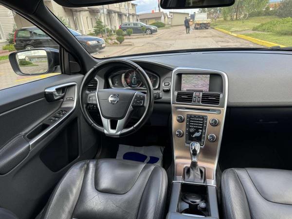 Melns Volvo XC60 2013 Viļņa, ar dzinēja tilpumu 2.40 L un nobraukumu 224 tūkst. km par 12790 €, foto 7 vietnē AUTOMOTO.COM.LV
