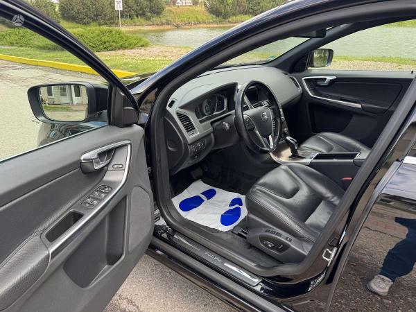 Melns Volvo XC60 2013 Viļņa, ar dzinēja tilpumu 2.40 L un nobraukumu 224 tūkst. km par 12790 €, foto 8 vietnē AUTOMOTO.COM.LV