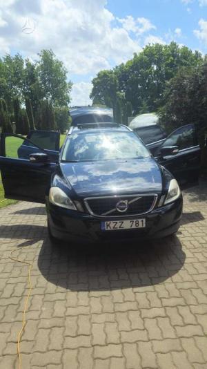 Melns Volvo XC60 2013 Viļņa, ar dzinēja tilpumu 2.95 L un nobraukumu 221 tūkst. km par 7000 €, foto 3 vietnē AUTOMOTO.COM.LV
