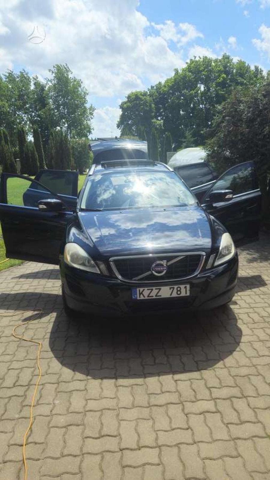 Melns Volvo XC60 2013 Viļņa, ar dzinēja tilpumu 2.95 L un nobraukumu 221 tūkst. km par 7000 €, foto 3 vietnē AUTOMOTO.COM.LV