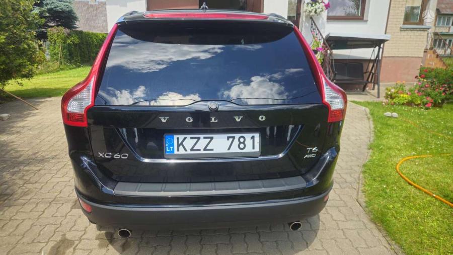 Melns Volvo XC60 2013 Viļņa, ar dzinēja tilpumu 2.95 L un nobraukumu 221 tūkst. km par 7000 €, foto 8 vietnē AUTOMOTO.COM.LV
