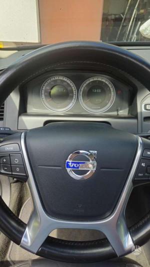 Melns Volvo XC60 2013 Viļņa, ar dzinēja tilpumu 2.95 L un nobraukumu 221 tūkst. km par 7000 €, foto 11 vietnē AUTOMOTO.COM.LV