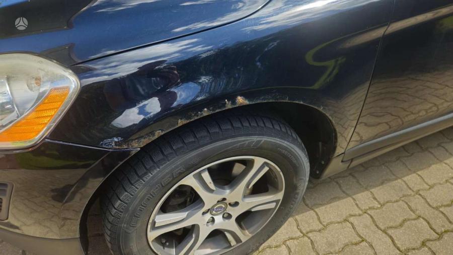 Melns Volvo XC60 2013 Viļņa, ar dzinēja tilpumu 2.95 L un nobraukumu 221 tūkst. km par 7000 €, foto 20 vietnē AUTOMOTO.COM.LV
