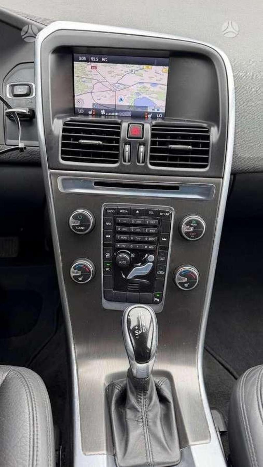 Melns Volvo XC60 2013 Šauļi, ar dzinēja tilpumu 1.98 L un nobraukumu 264 tūkst. km par 13750 €, foto 30 vietnē AUTOMOTO.COM.LV