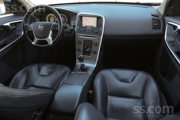 Black Volvo XC60 2013 in Riga, with an engine capacity of 2.40 L and mileage of 0 thousand km for 9990 €, photo 6 on AUTOMOTO.COM.LV