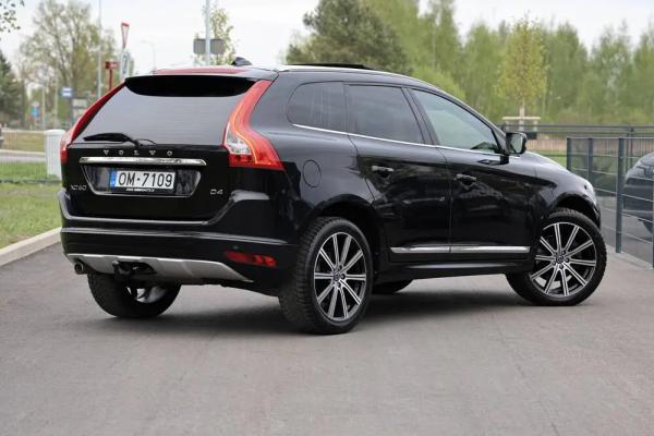 Melns Volvo XC60 2013 Jelgava, ar dzinēja tilpumu 2.00 L un nobraukumu 305 tūkst. km par 13850 €, foto 4 vietnē AUTOMOTO.COM.LV