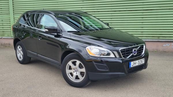 Melns Volvo XC60 2013 Rīga, ar dzinēja tilpumu 2.00 L un nobraukumu 135 tūkst. km par 11200 €, foto 1 vietnē AUTOMOTO.COM.LV
