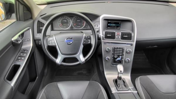 Melns Volvo XC60 2013 Rīga, ar dzinēja tilpumu 2.00 L un nobraukumu 135 tūkst. km par 11200 €, foto 5 vietnē AUTOMOTO.COM.LV