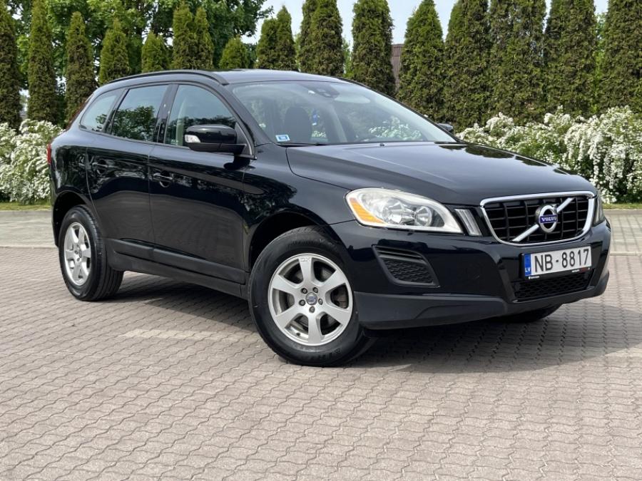 Black Volvo XC60 2013 in Riga, with an engine capacity of 2.40 L and mileage of 320 thousand km for 9590 €, photo 1 on AUTOMOTO.COM.LV