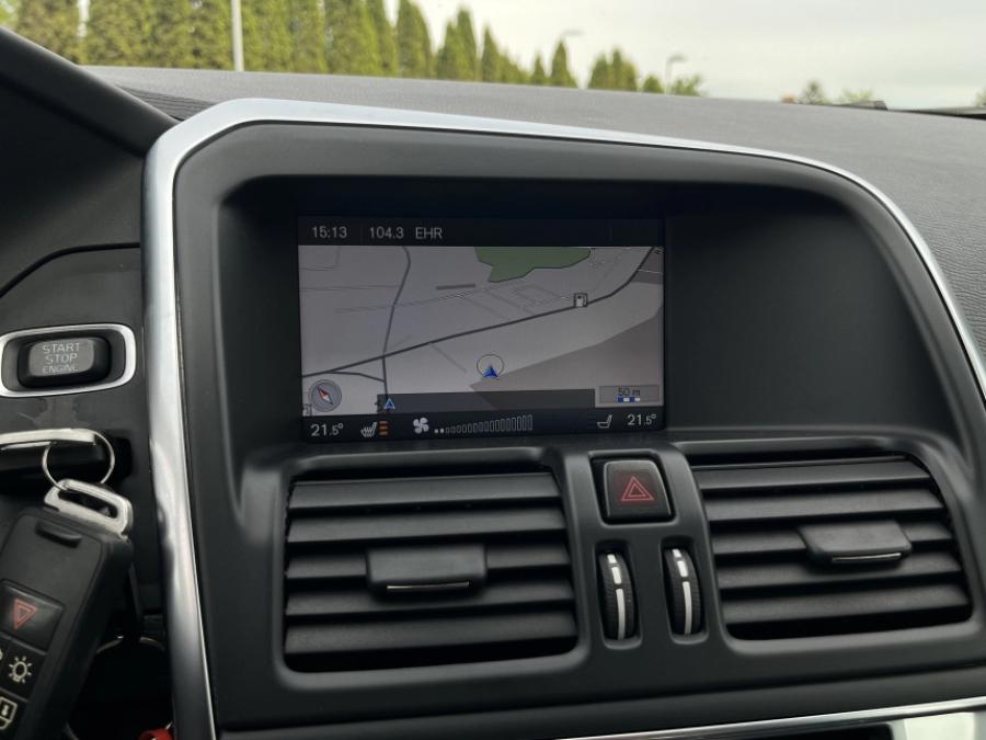 Black Volvo XC60 2013 in Riga, with an engine capacity of 2.40 L and mileage of 320 thousand km for 9590 €, photo 5 on AUTOMOTO.COM.LV
