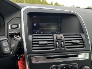 Black Volvo XC60 2013 in Riga, with an engine capacity of 2.40 L and mileage of 320 thousand km for 9590 €, photo 6 on AUTOMOTO.COM.LV