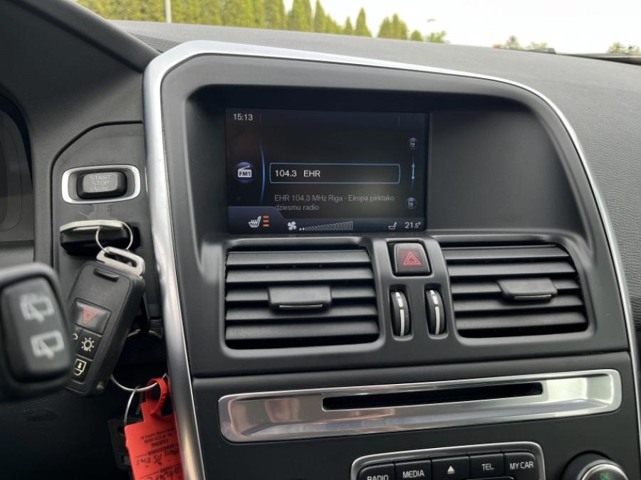 Black Volvo XC60 2013 in Riga, with an engine capacity of 2.40 L and mileage of 320 thousand km for 9590 €, photo 6 on AUTOMOTO.COM.LV